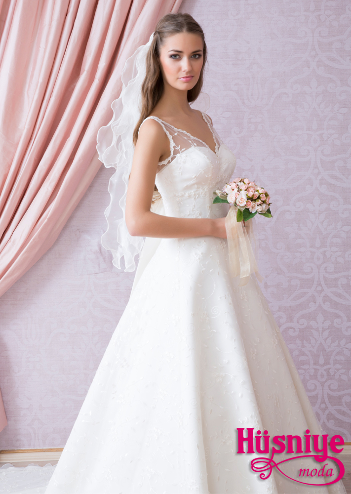 2019 V yaka dantel A model somon renkli el çiçekli gelinlik modeli